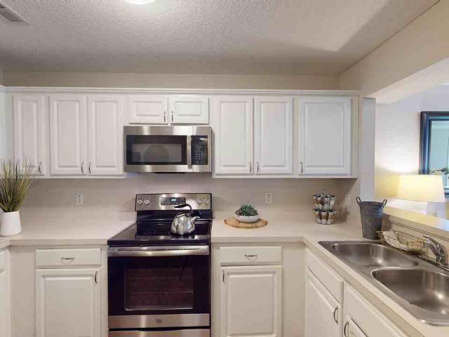 Brookhaven Apartments 2 Bedroom Apartment for Rent at 2 Brookhaven Ln, Lancaster, NY 14086