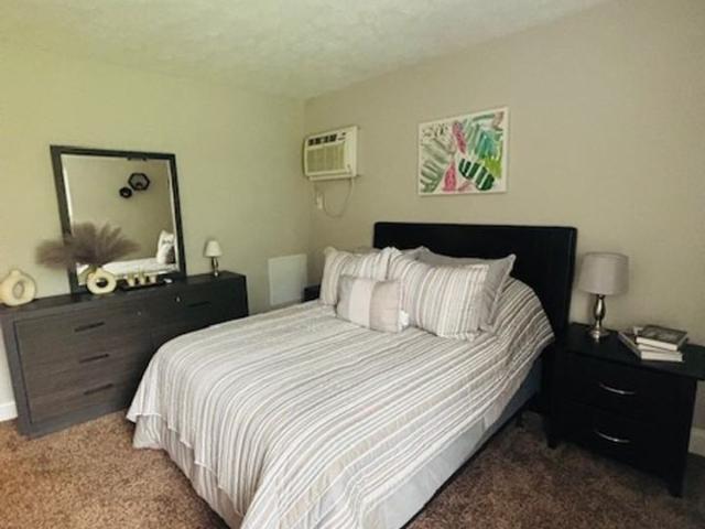 Brookhollow Apartments BHA 1 Bedroom Apartment for Rent at 358 Hampshire Dr, Hamilton, OH 45011