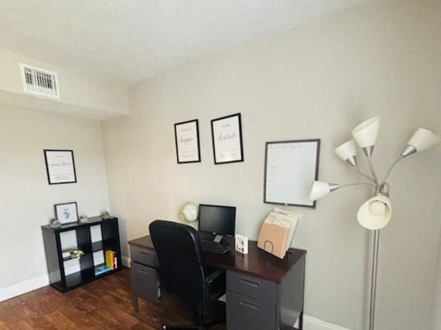 Brookhollow Apartments BHA 1 Bedroom Apartment for Rent at 358 Hampshire Dr, Hamilton, OH 45011