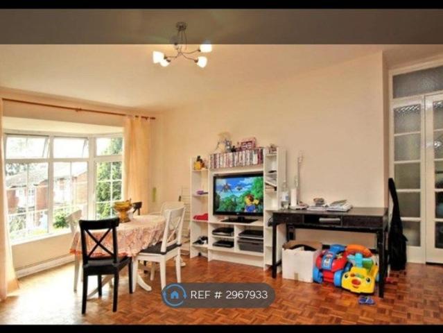 Brooklyn Court, Woking GU22, Room to rent, £950 pcm | PrimeLocation
