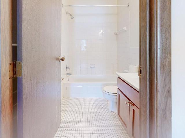 Brooklyn Crossing 2 Bedroom Apartment for Rent at 1701 69th Ave N, Brooklyn Center, MN 55430 Brooklyn Center
