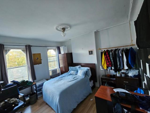 Brooklyn Greenpoint, Large Room