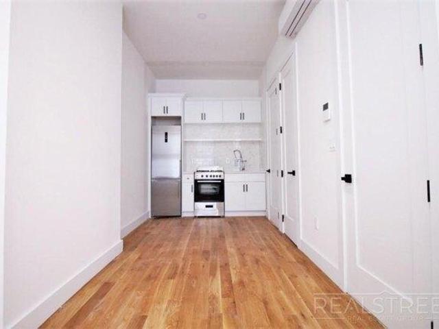 Brooklyn NY 11221 88941256
