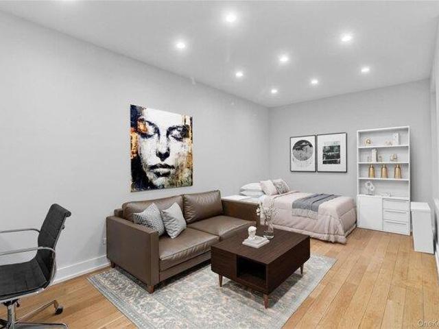 Brooklyn NY 11225 102281562