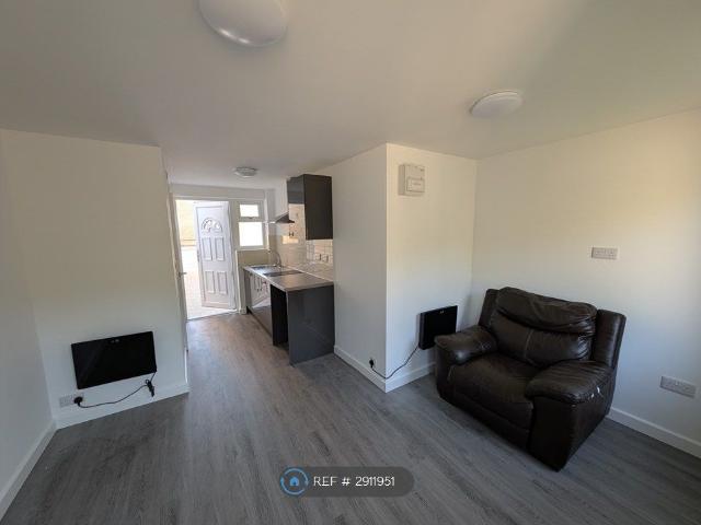 Brooklands, Milton Keynes MK10, Studio to rent, £1,250 pcm | PrimeLocation