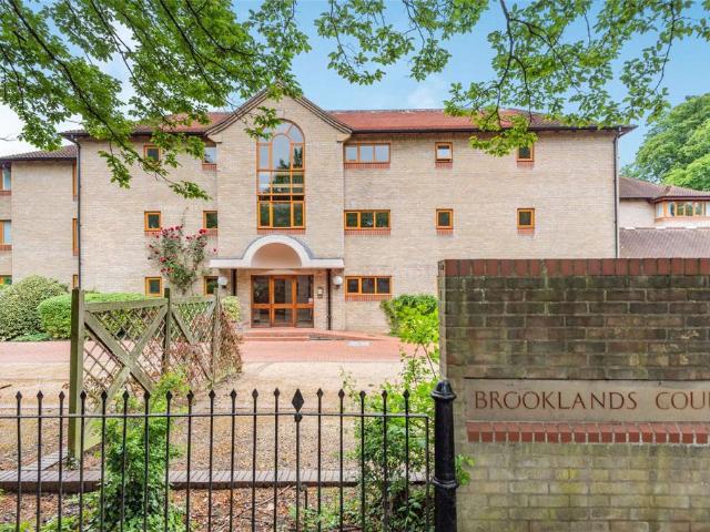 Brooklands Court, Brooklands Avenue. 2 bed apartment to rent £2,350 pcm £542 pw