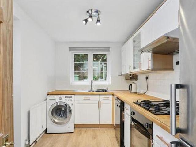 Brooklands Lane, Weybridge, 2 Bedroom Terraced