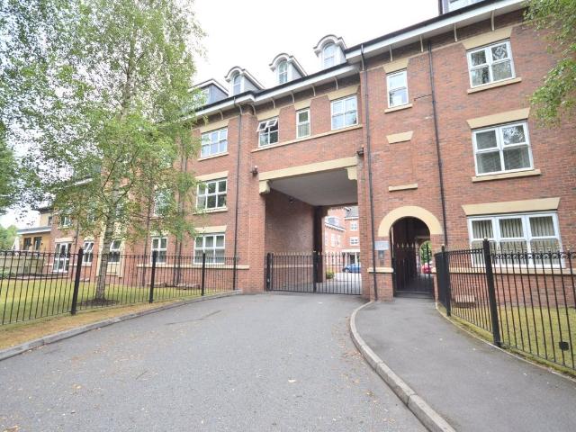 Brooklands Road, Sale M33, 2 bed flat to rent, £1,300 pcm | PrimeLocation