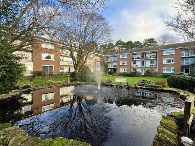Brooklea Park, Lisvane, Cardiff, CF14 2 bed apartment for sale.