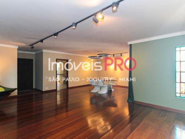Brooklin Velho, Casa totalmente reformada com 5 quartos, 3 suites, 10 vagas, piscina, área gourmet