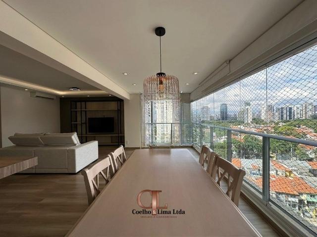 BROOKLIN APARTAMENTO COM VARANDA E AR CONDCIONAD