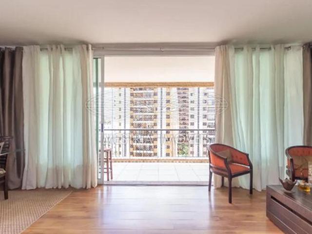 Brooklin | Apto amplo com vista da região | Com 167 m² | 3 suítes | 3 vagas | Localização imbatível!