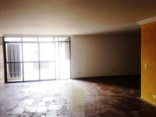 Brooklin Casa com 4 suítes e 5 vagas!