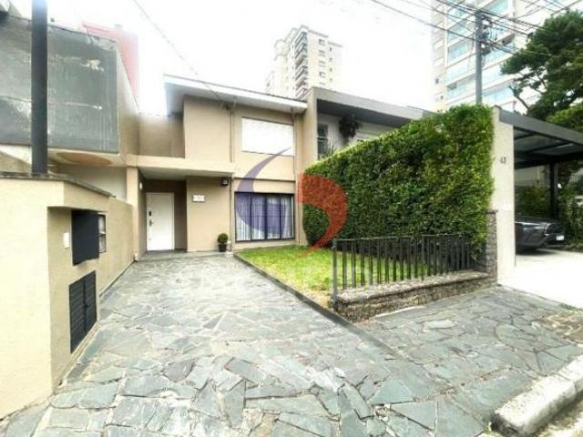 Brooklin: Casa de Vila em Rua Fechada com Portão Automático