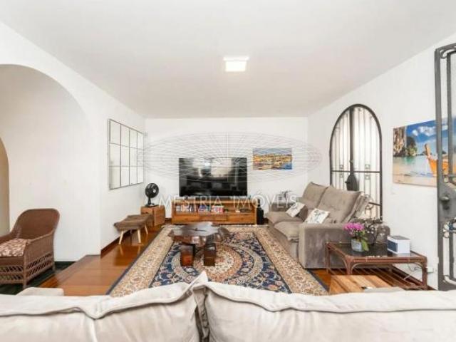 Brooklin |Casa excelente | Com 465 m² | Localização especial !