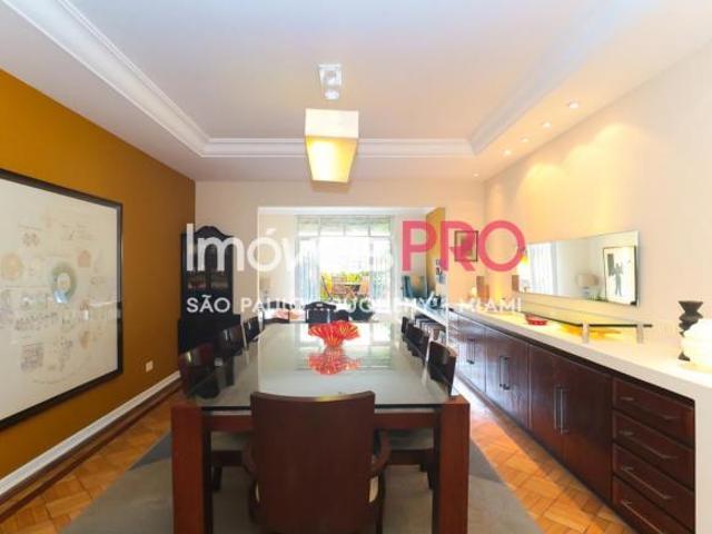 Brooklin Novo, Casa com 4 quartos sendo 3 suites, 4 vagas, fácil acesso