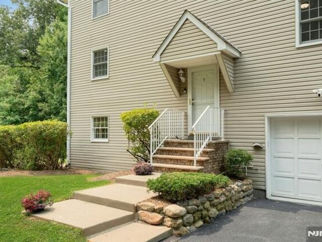 Brookstone Cir, Par Troy Hills Township, Condo For Sale