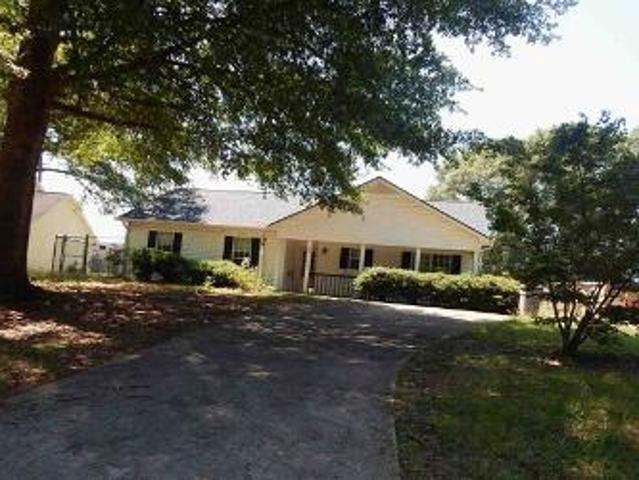 Brookstone Dr