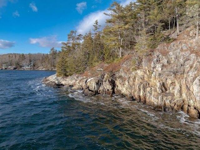 Brooksville ME 04617 LS103035353