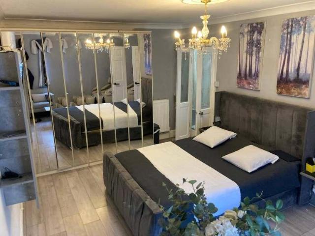 Brooks Ave, London, E6 Studio to rent £1,000 pcm £231 pw