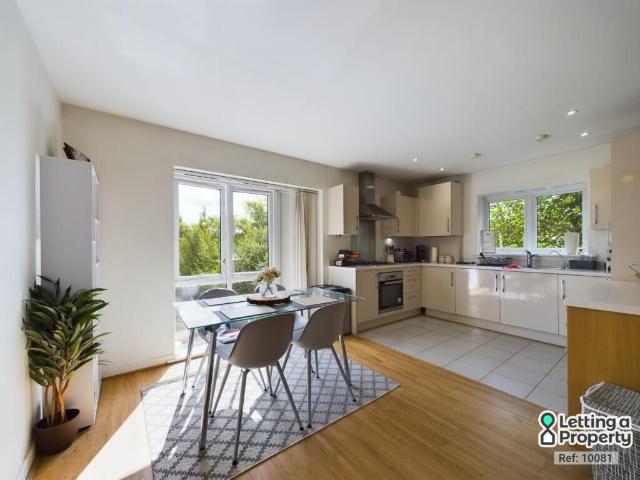 Brooks Mews, Aylesbury, Buckinghamshire HP19, 2 bed flat to rent, £1,300 pcm | PrimeLocation