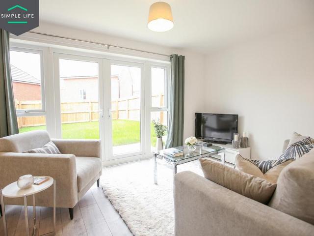 Brooks Road, Blackburn BB2 3 bed semi detached house to rent £1,110 pcm £256 pw
