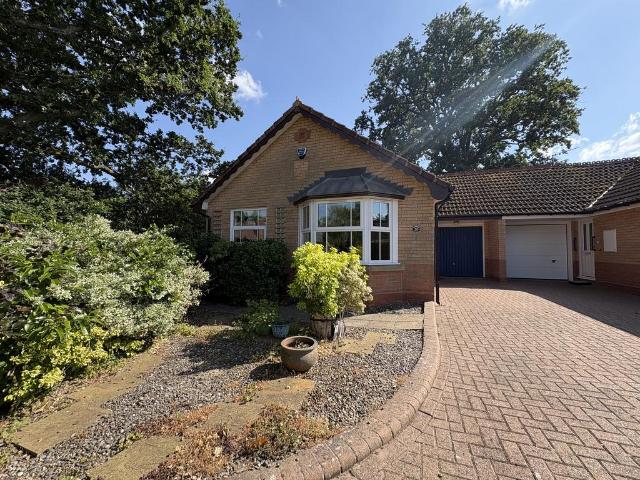 Brooksby Grove, Dorridge B93 2 bed semi detached house to rent £1,595 pcm £368 pw