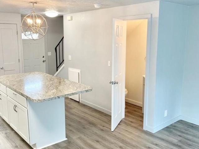 Brookshore Apartments 2 Bedroom Apartment for Rent at 1539 15th Ave Se, Albany, OR 97322