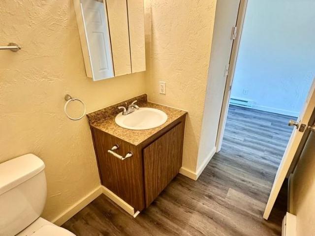 Brookshore Apartments 2 Bedroom Apartment for Rent at 1539 15th Ave Se, Albany, OR 97322