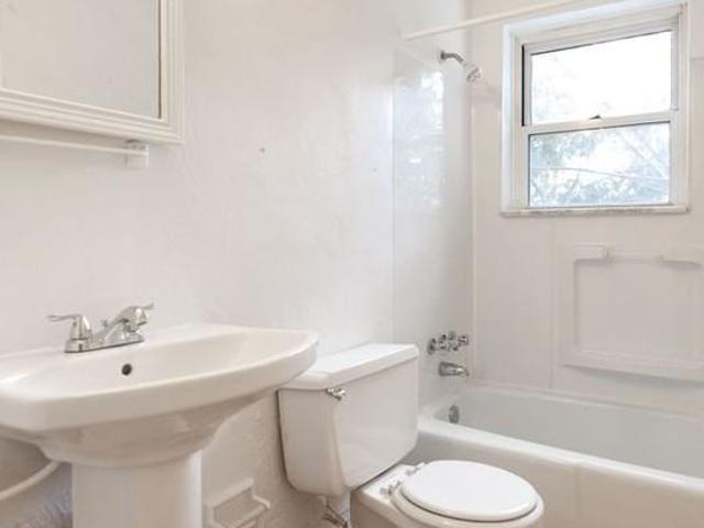 Brookside 1 Bedroom Apartment for Rent at 1005 Willowbrook Dr, Greensburg, PA 15601