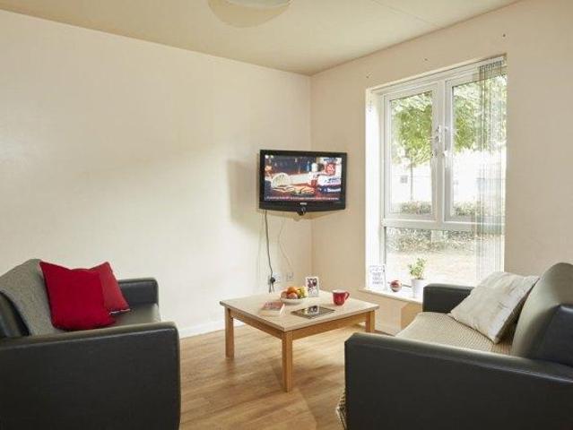 Brookside 4 bed house share to rent £1,784 pcm £412 pw