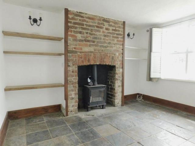 Brookside Cottages, Battle, East Sussex £1,250pcm