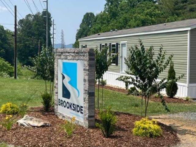 BROOKSIDE COMMUNITY 3 Bedroom Apartment for Rent at 100 Brookside Dr, Bristol, TN 37620