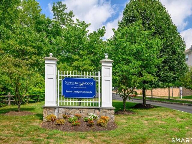 Brookside Ct Unit,newtown, Condo For Sale