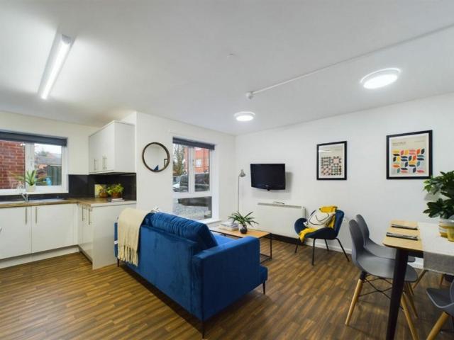 Brookside, Derby DE1 4 bed house to rent £1,785 pcm £412 pw