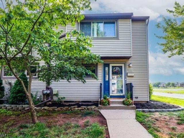 Brookside Ln, Hillsborough Twp, Home For Sale