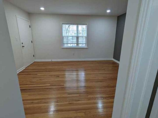BROOKSIDE Studio Apartment for Rent at 6401 Brookside Rd, Kansas City, MO 64113 Morningside
