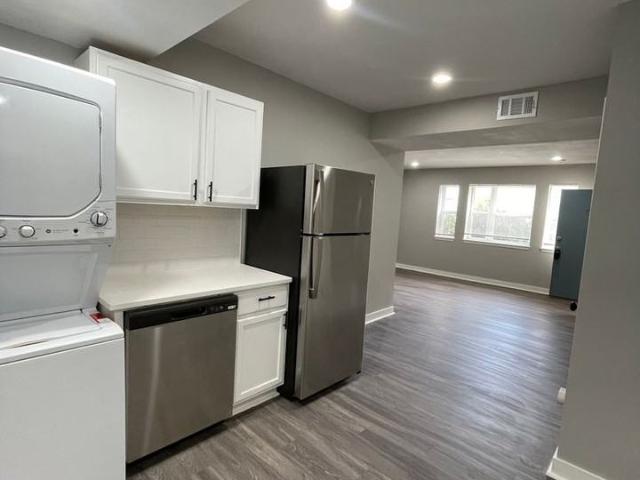 BROOKSIDE Studio Apartment for Rent at 6401 Brookside Rd, Kansas City, MO 64113 Morningside