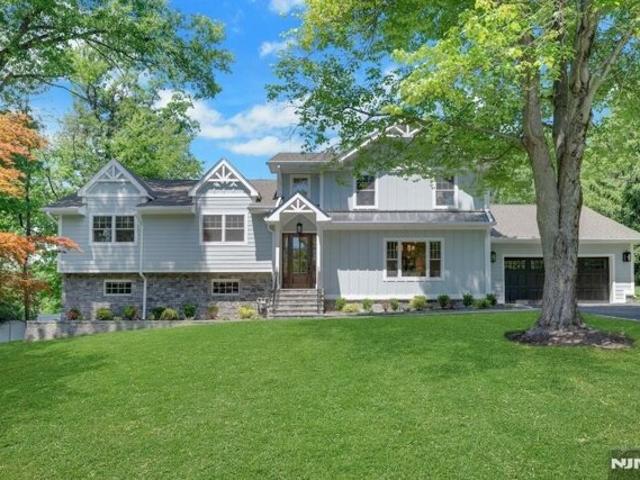 Brookside Ter, North Caldwell, Home For Sale
