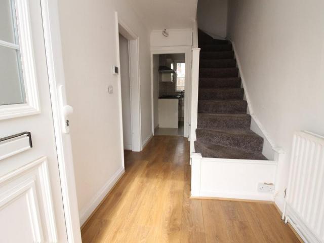 Brookside, Uxbridge, UB10 3 bed terraced house to rent £2,100 pcm £485 pw