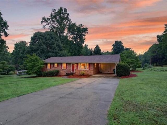 Brookview Cir, Jamestown, Home For Sale