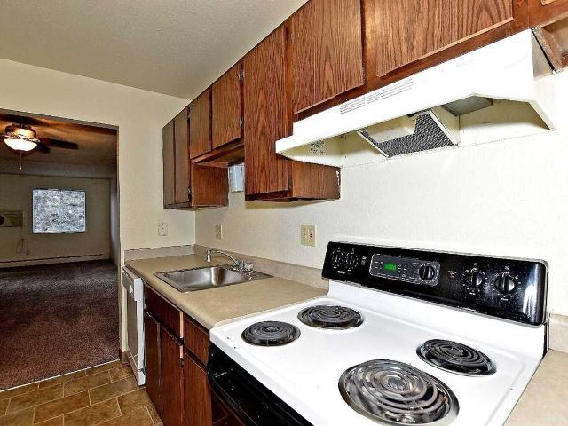 Brookview Apartments 1 Bedroom Apartment for Rent at 1200 1200/20 E. Stuart / 1701/09/17 Welch, Ft Collins, CO 80525
