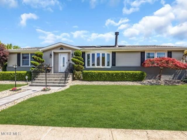 Brookview Ln, Manalapan, Home For Sale