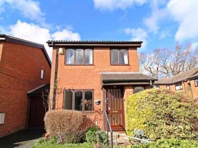 Brookwood Close, Bromley, 3 Bedroom Link
