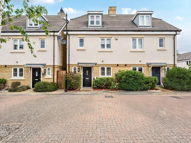 Brookwood Farm Drive, Knaphill, Woking GU21, 4 bed semi detached house to rent, £2,775 pcm | PrimeLocation