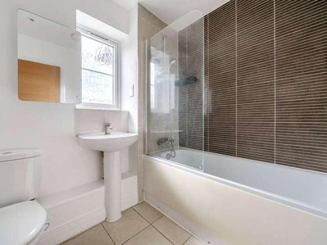 Brookwood Farm Drive, Knaphill, Woking, Surrey, GU21