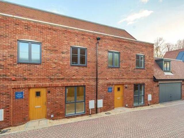 Brookwood Road, Petersfield, 3 Bedroom Semi detached