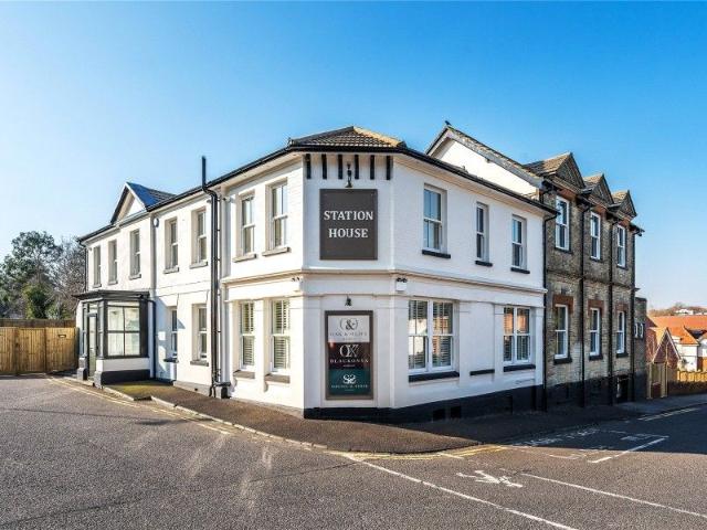 Brookwood, Woking, Surrey GU24, 1 bed flat to rent, £1,400 pcm | PrimeLocation