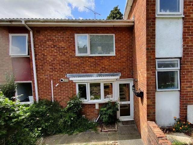 Broom Close, Student Accomodation AL10, 3 bed terraced house to rent, £1,500 pcm | PrimeLocation