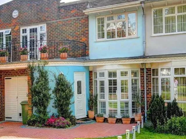 Broom Lock, London, TW11 9QP, United Kingdom | 4 bed townhouse for rent #168151409 | Rentberry